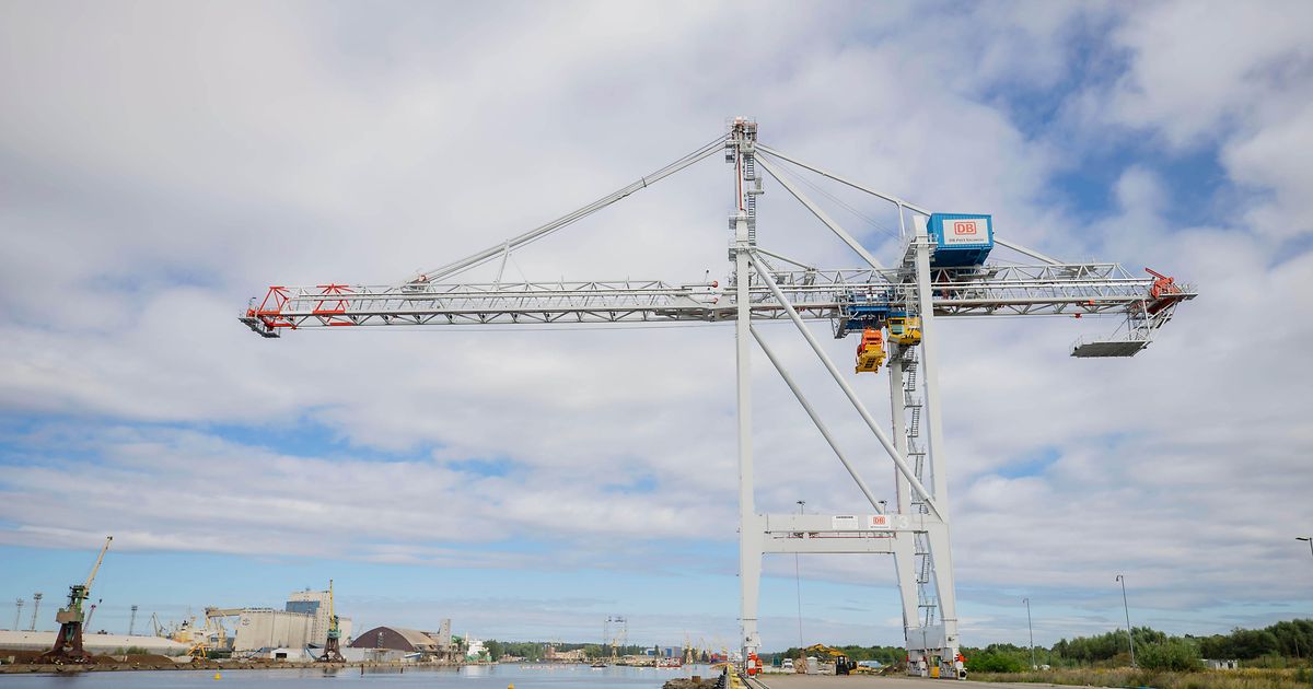 New STS crane at DB Port Szczecin