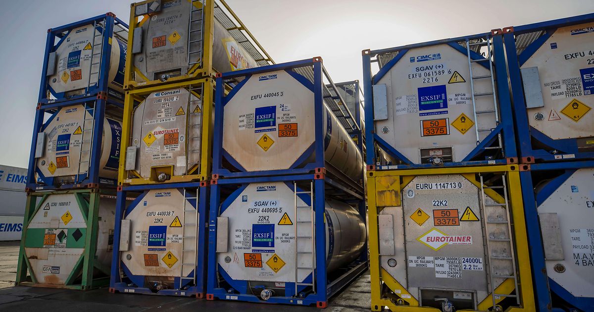 Handling of hazardous cargo